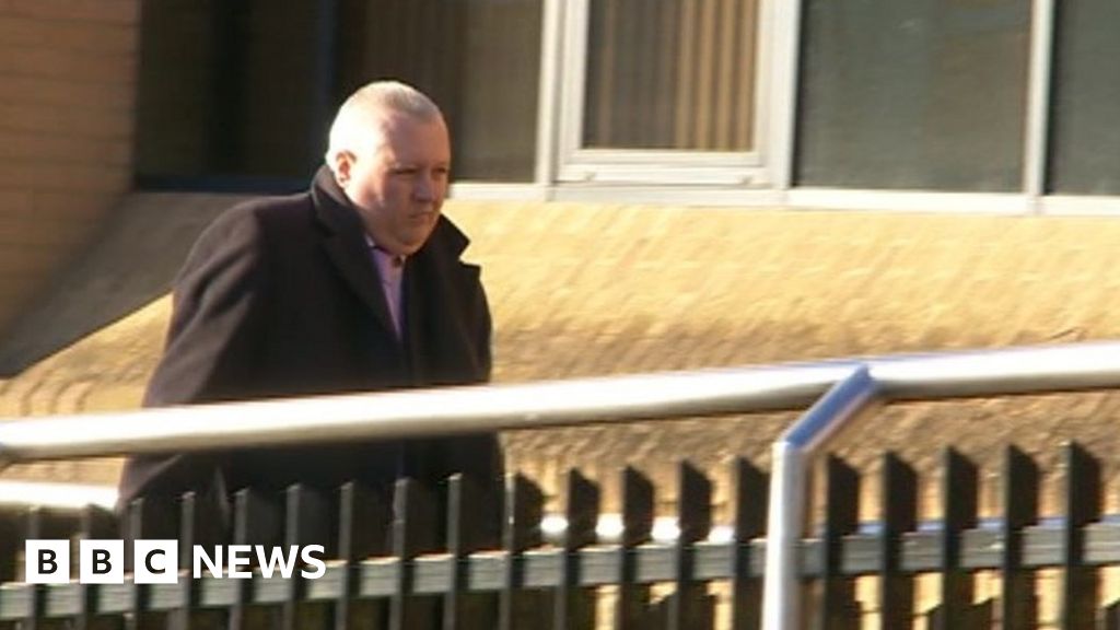 Ex-teacher Tyrone Mark jailed over indecent images - BBC News