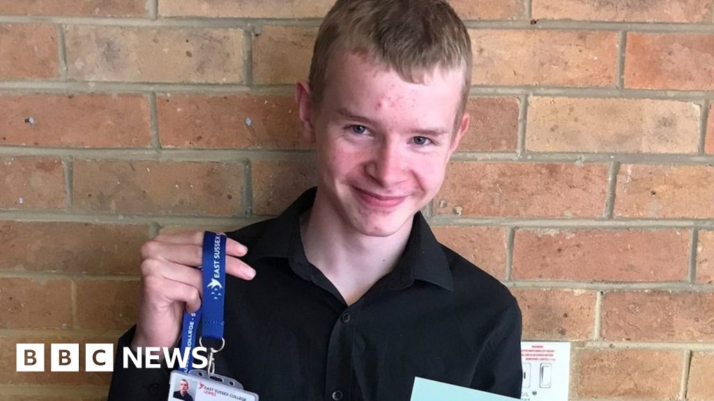 Marc Williams: Murder accused Lewis Ashdown in court - BBC News