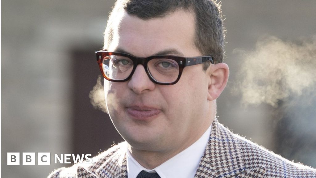 Simon Bowes-Lyon: Road ban for earl who admitted drink-driving - BBC News