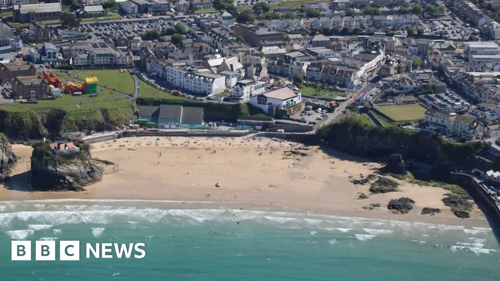 Council approves Mid Cornwall Metro scheme - BBC News