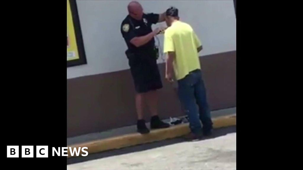 Florida police officer shaves homeless man's beard
