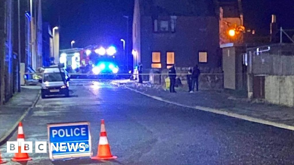 Firefighters called to 'gas explosion' in Peterhead - BBC News