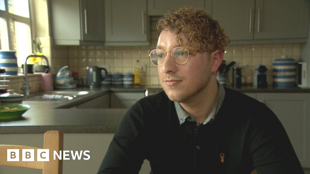 NI Housing: Rental viewing 'trickier with so many applicants' - BBC News