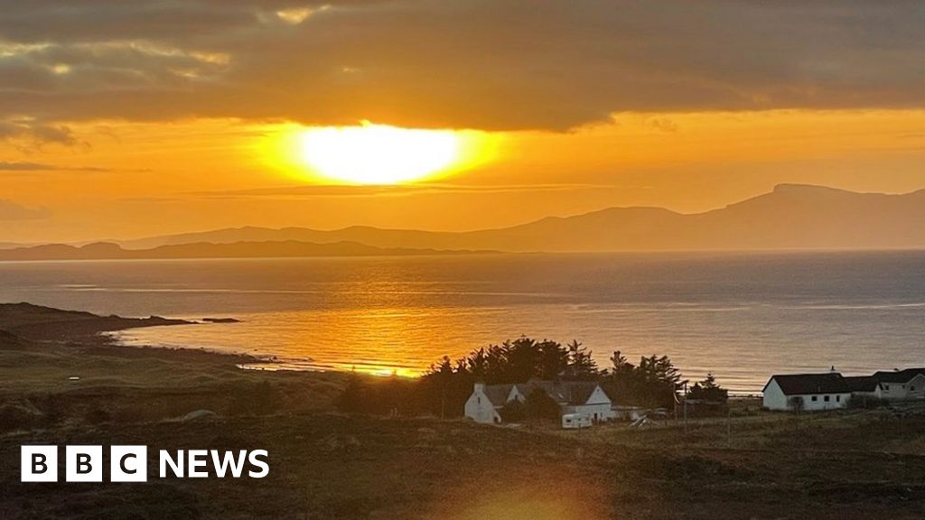 In pictures: Scotland's winter sunsets and sunrises - BBC News