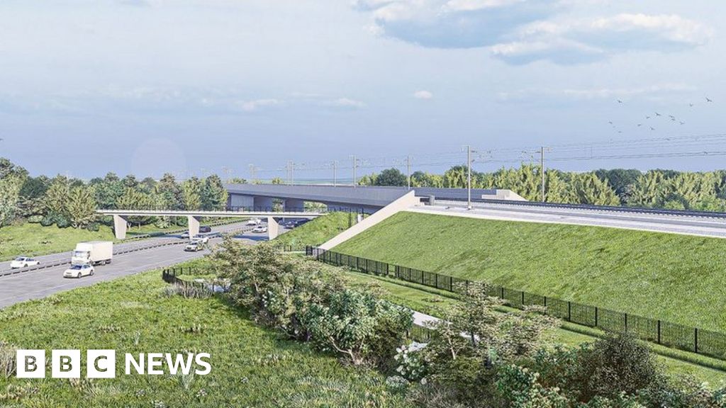 Lengthy M42 closure for HS2 bridge work - BBC News
