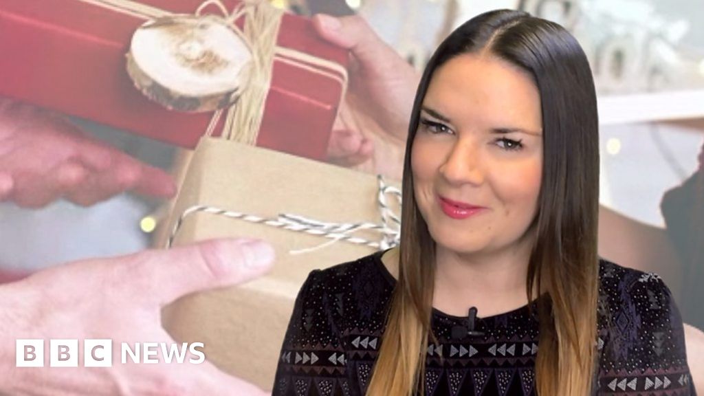 Charity shop YouTuber Kate McCabe on Christmas presents - BBC News