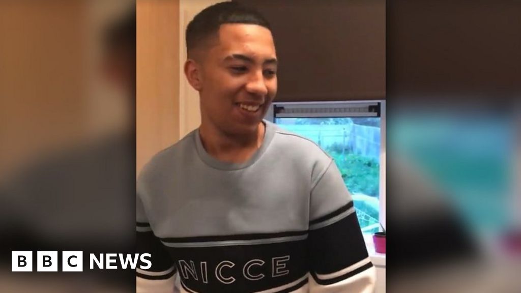 Benjamin Orton: Boy killed near cinema 'died from stab wounds' - BBC News