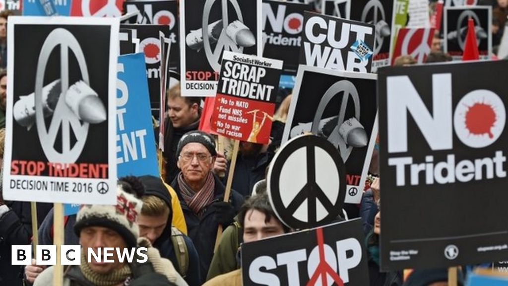 Protesters hold anti-Trident rally in London - BBC News