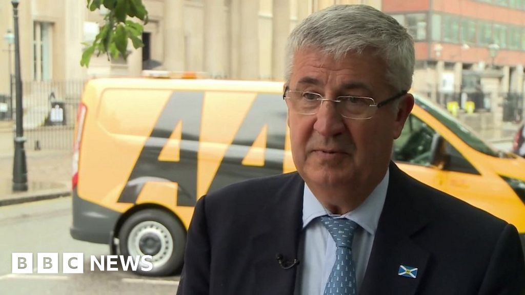 AA confirms it had held merger talks with Hastings - BBC News