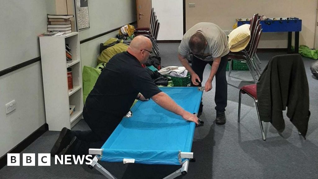 Reading homeless shelter shares concern about its closure - BBC News