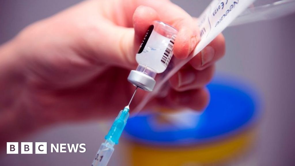 Health boards U-turn on drop-in vaccine clinics