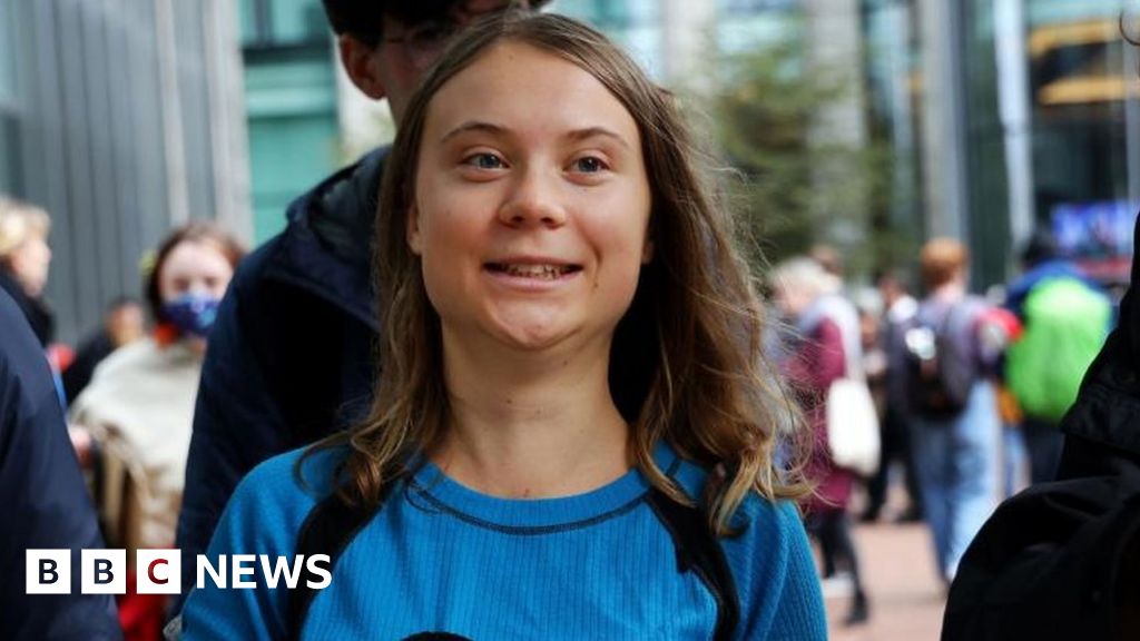 Greta Thunberg joins climate protest outside JP Morgan - BBC News