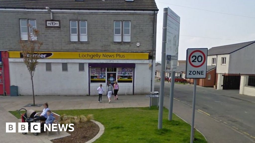 Teenagers in court over Lochgelly attack - BBC News