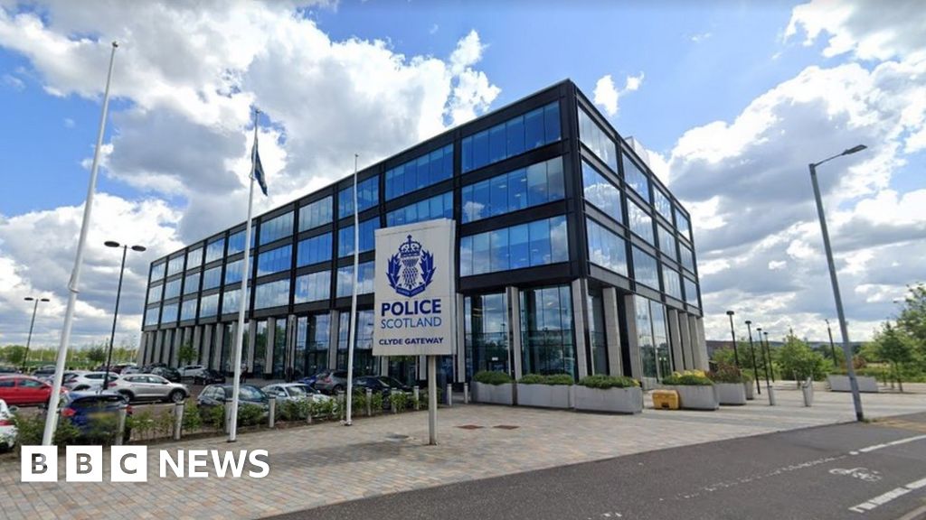 SNP MP Steven Bonnar charged over alleged street disturbance - BBC News