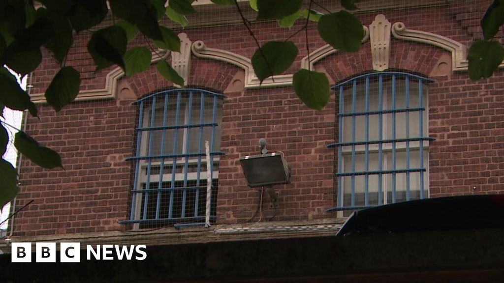 HMP Exeter: Jail makes 'no progress' on tackling drugs