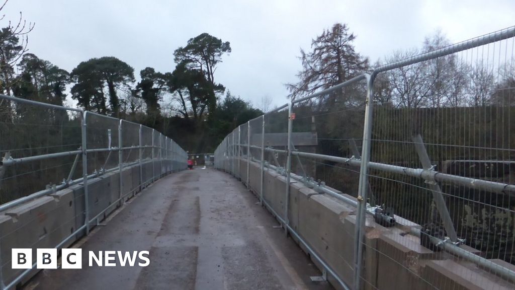 Historic bridge near Melrose reopens ahead of schedule - BBC News
