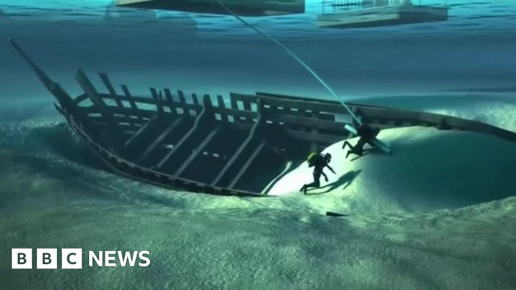Medieval boat raised from riverbed in the Netherlands - BBC News