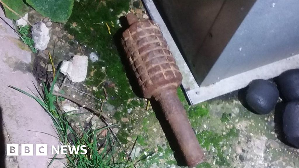 Live WW1 bomb kept above fireplace in Norfolk