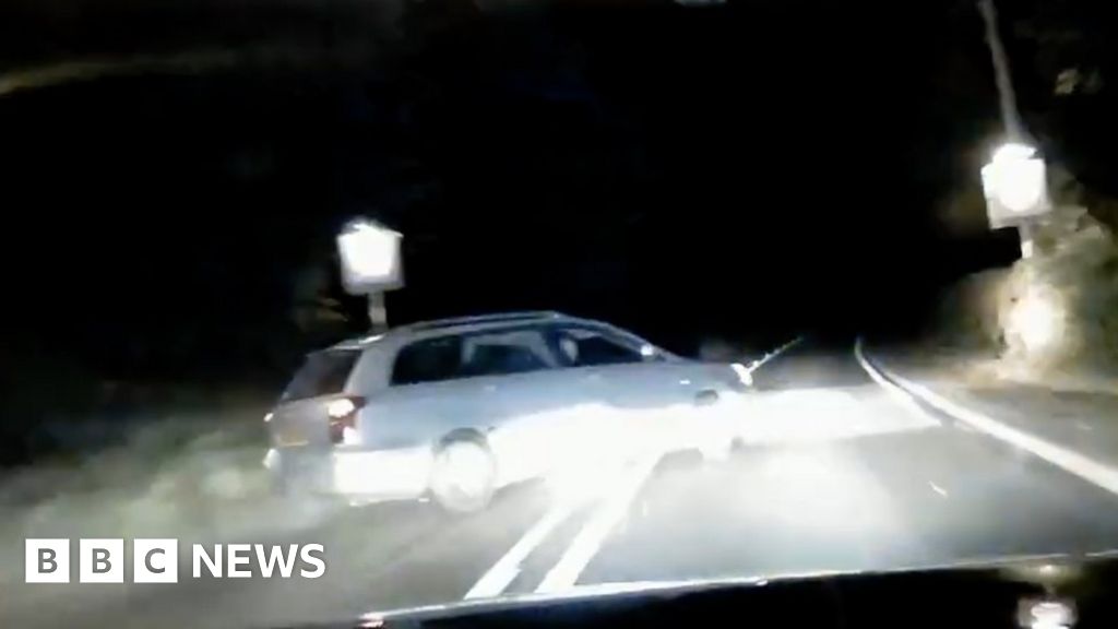 Man avoids jail over high-speed Nottinghamshire car chase - BBC News