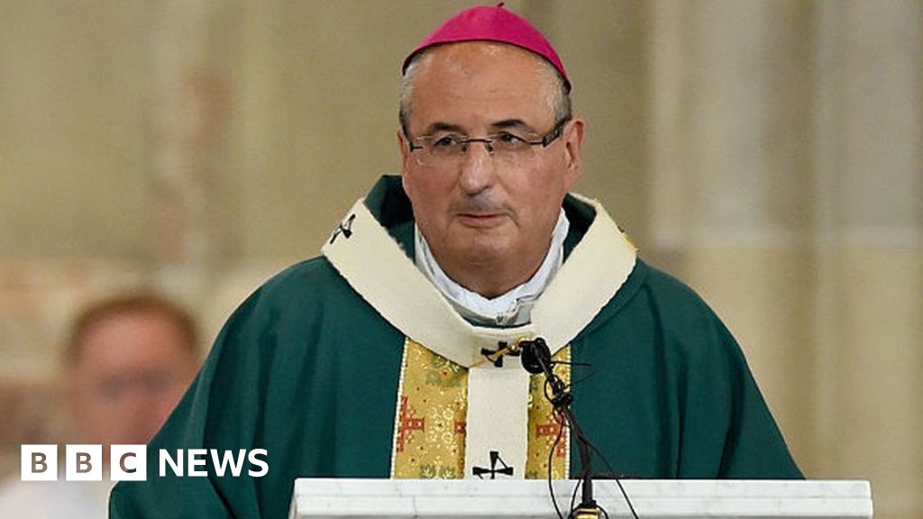 Archbishop of Glasgow Philip Tartaglia dies with Covid aged 70 - BBC News
