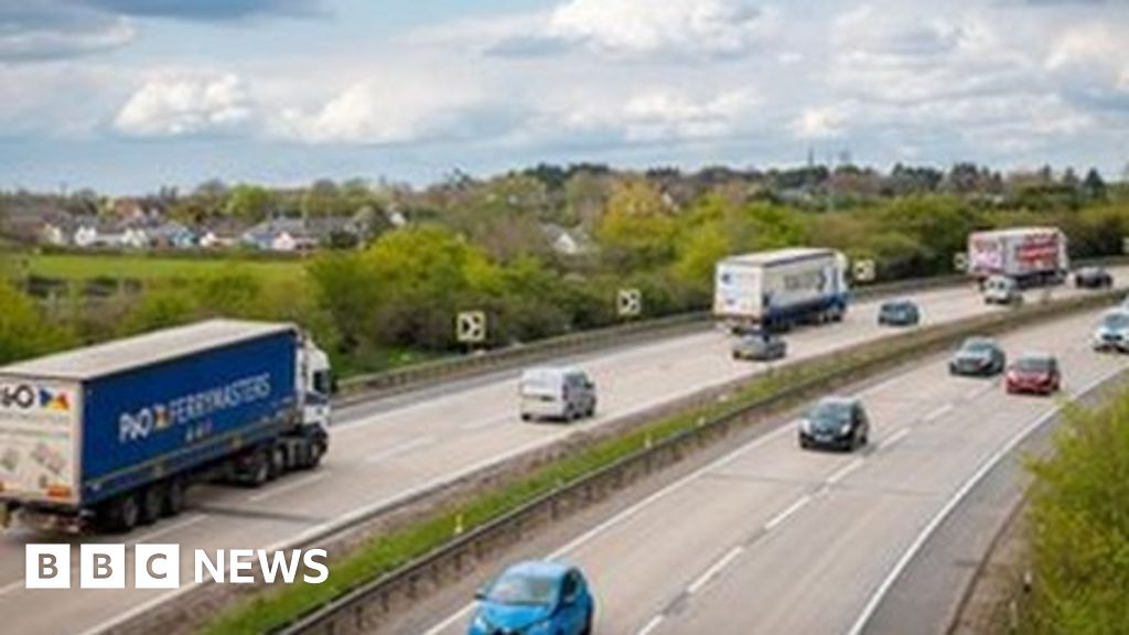 Essex A12 southbound to close for weekend roadworks - BBC News