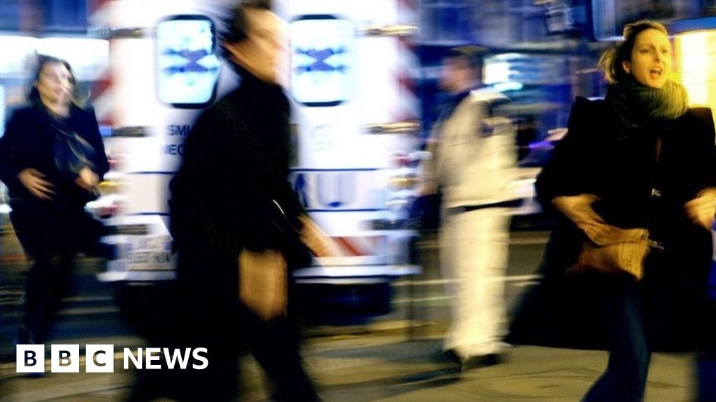 What should you do in an attack? - BBC News