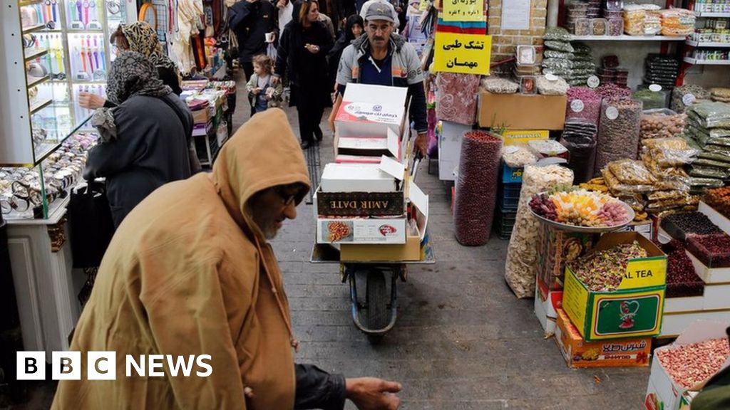 Iran sanctions: How Iranians are feeling the impact - BBC News