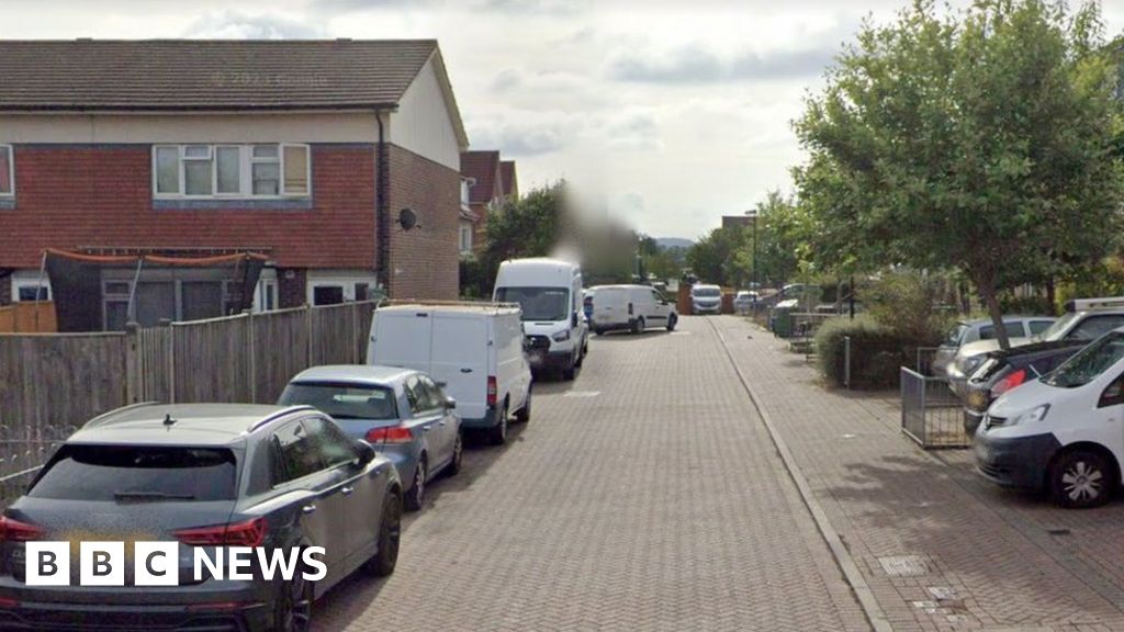 Sutton: Teenage boy arrested for murder after 42-year-old man stabbed