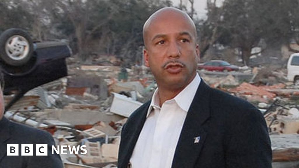 Hurricane Katrina: Mayor Nagin's emotional interview - BBC News