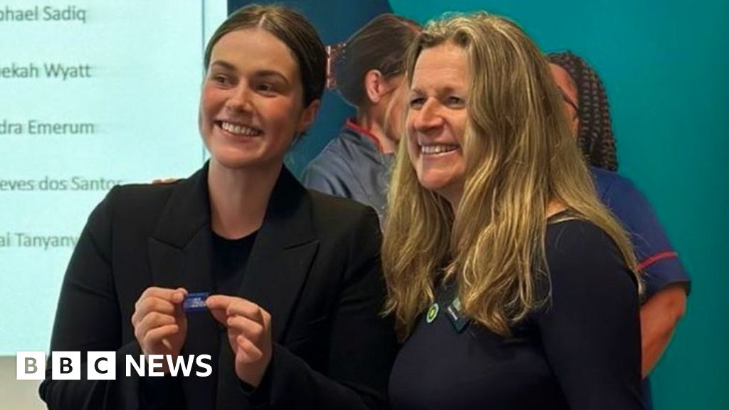 Manx Care nurse first to complete 'breakthrough' leadership scheme ...