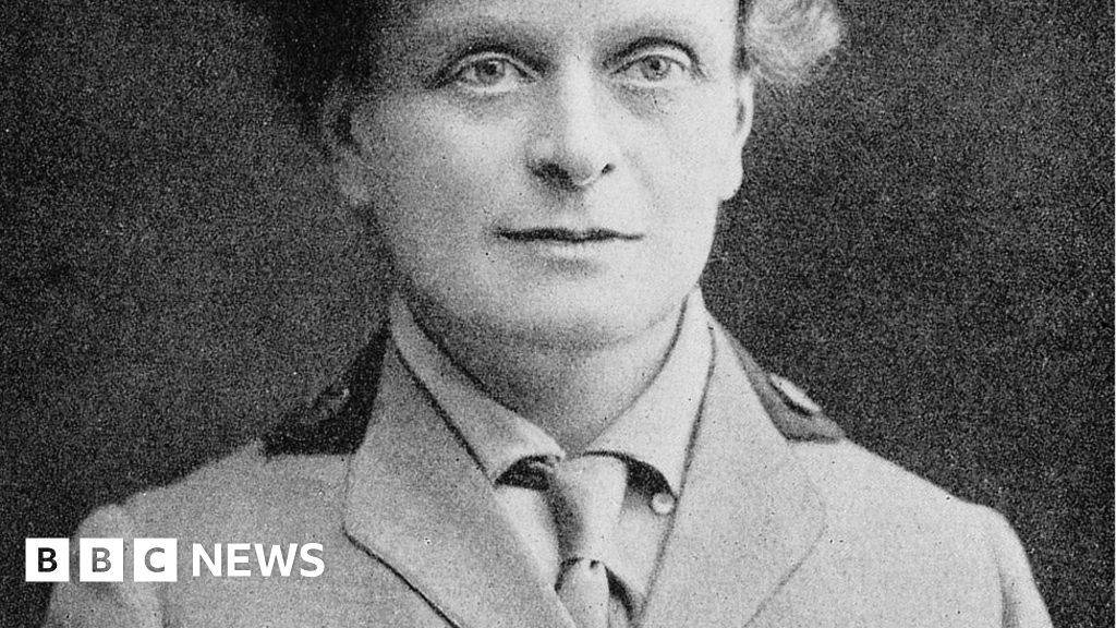 WW1 women medics remembered in new Edinburgh exhibition - BBC News
