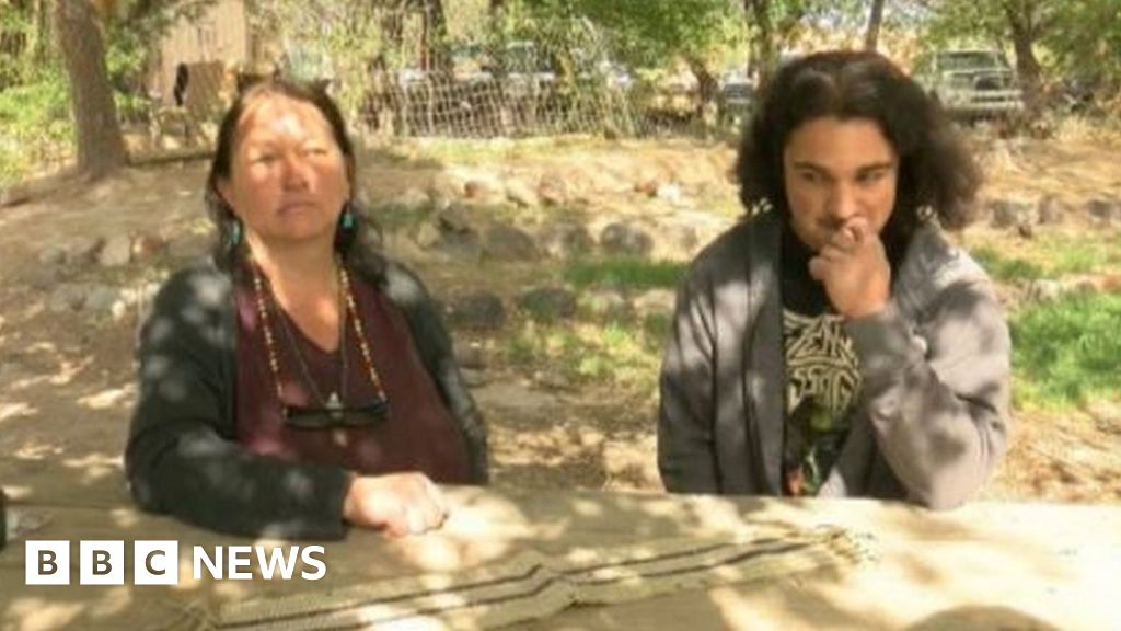 Police stop Native American brothers during US college tour