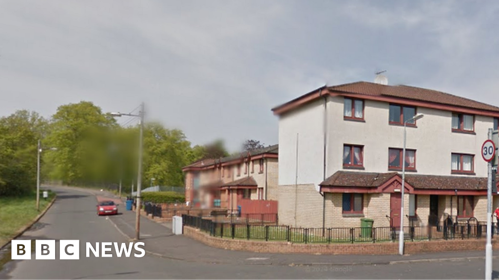 Man stabbed after hit-and-run attack in Castlemilk - BBC News