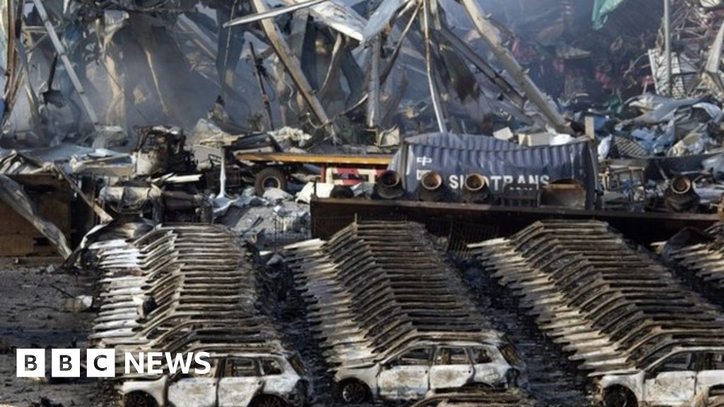 'Horror and disbelief' over Tianjin explosions - BBC News