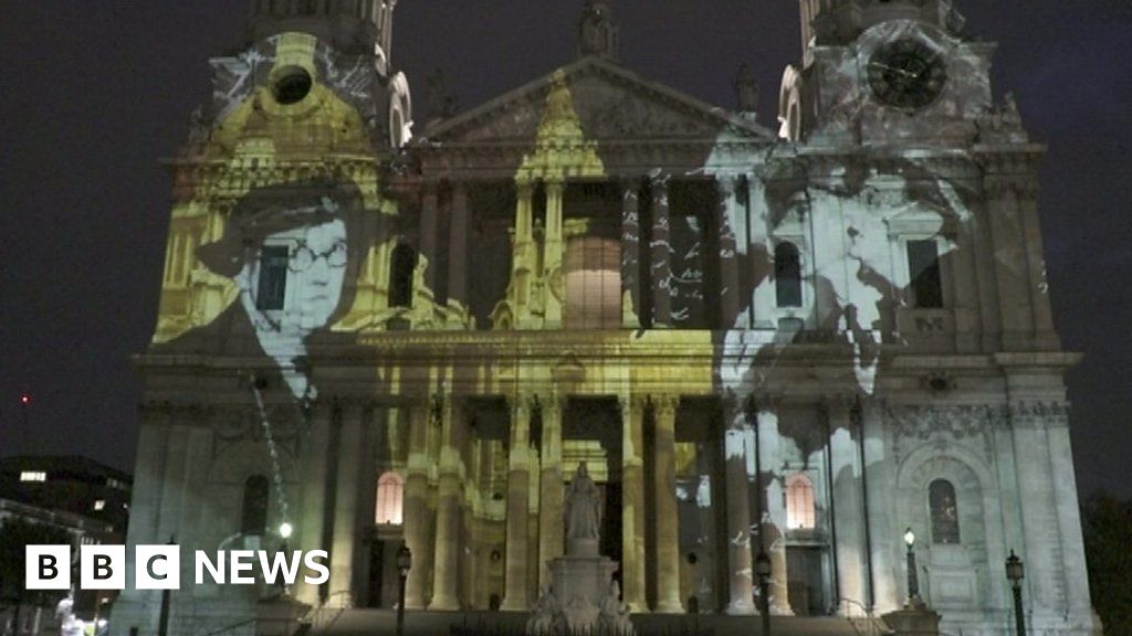 St Paul's Cathedral remembers 80 years since outbreak of WW2 - BBC News