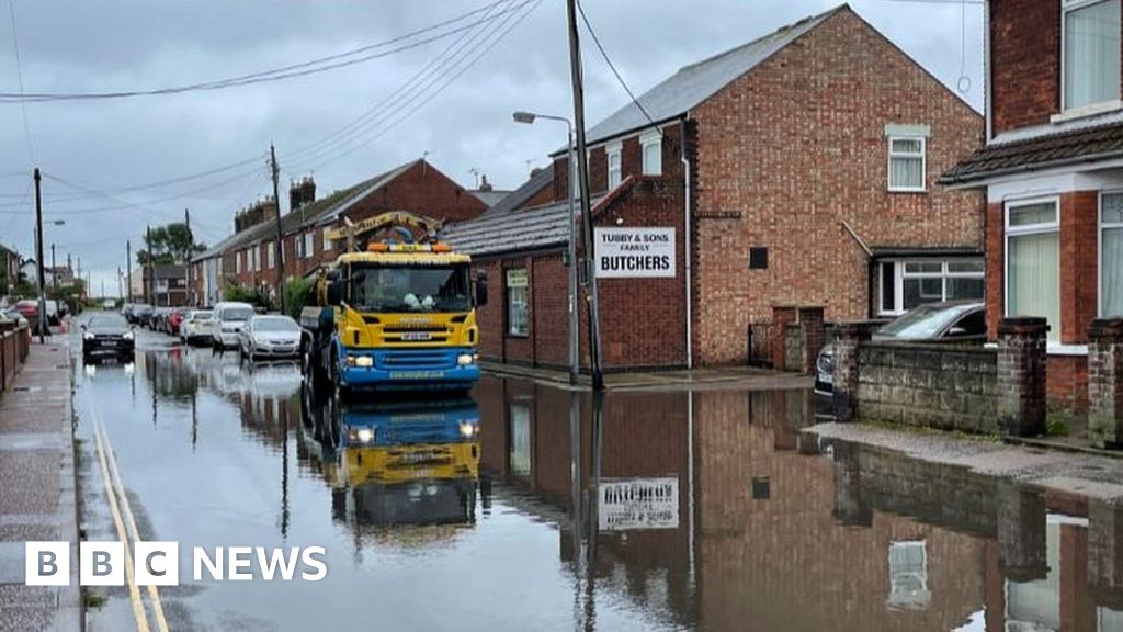Caister-on-Sea: Tan Lane hit by repeated flooding