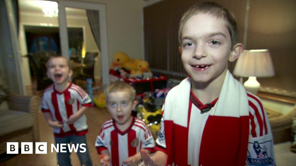 Sunderland football team provides viewing room for autistic fans - BBC News