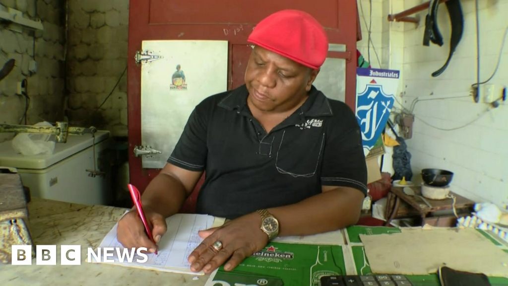 Milk from the state: Relying on Cuba's ration book - BBC News