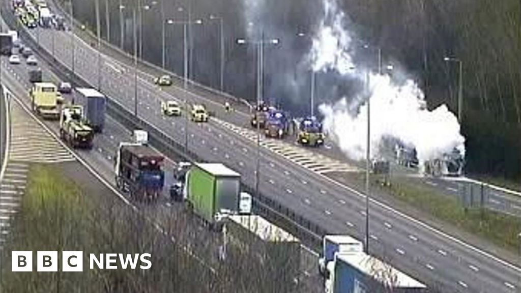 M1: Lorry carrying tonnes of tyres catches fire in Leicestershire - BBC ...
