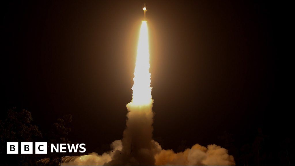 Nasa launches first rocket from Australia in 25 years - BBC News