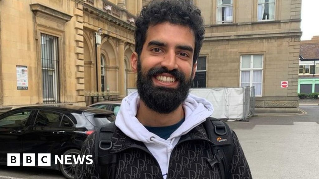 Ticket office closure plans split public opinion