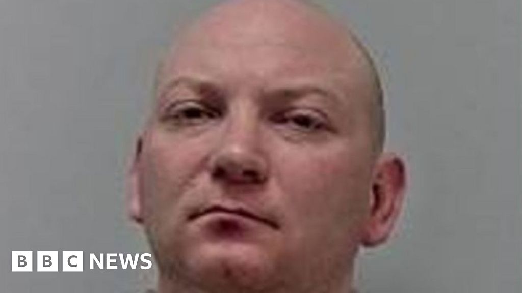 Police name man in Telford murder probe appeal - BBC News