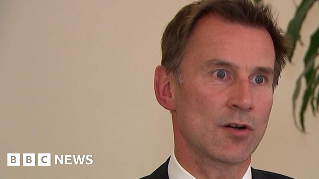 Jeremy Hunt: 'Rapid decision' needed over junior doctor contract - BBC News