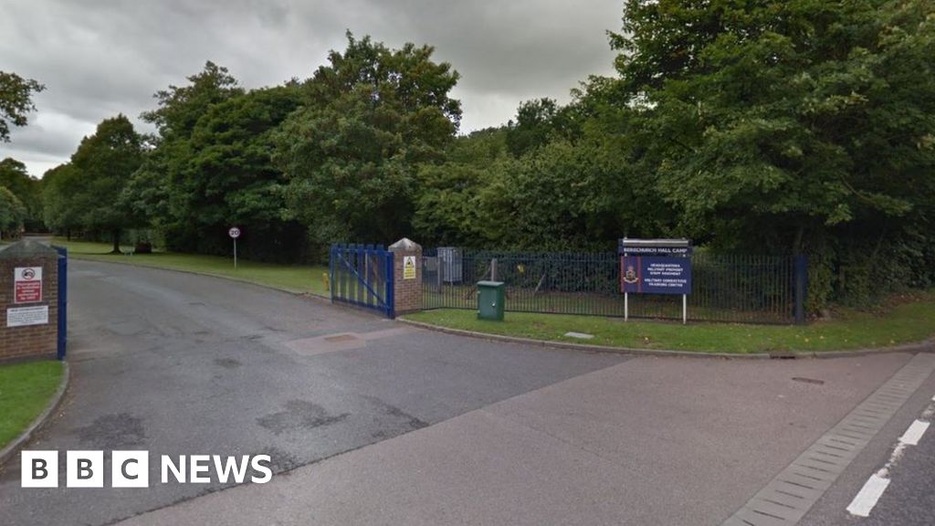 Colchester 'military jail' praised for 'positive' culture - BBC News