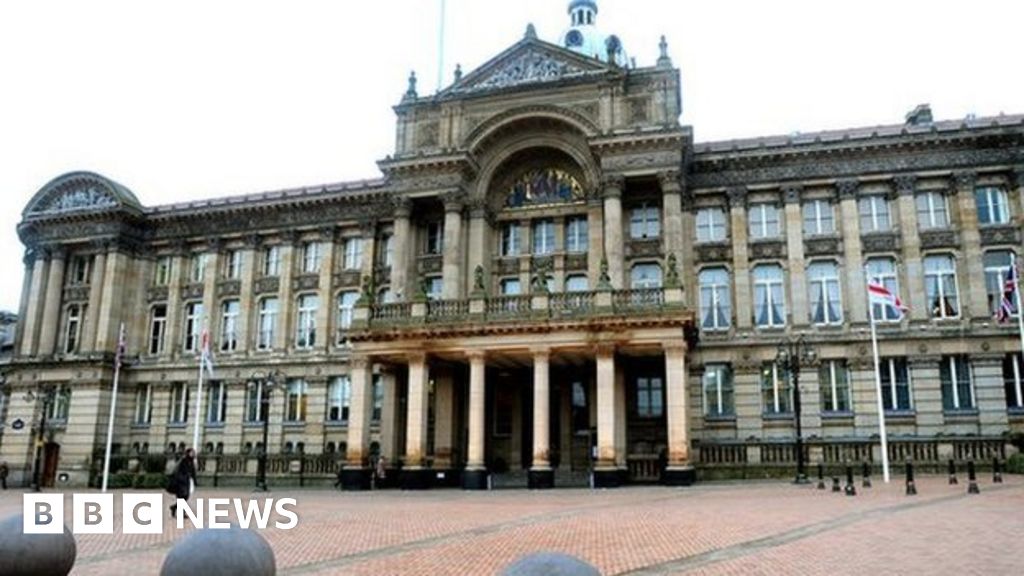 Birmingham city councillor numbers to be cut from 120 to 100 - BBC News