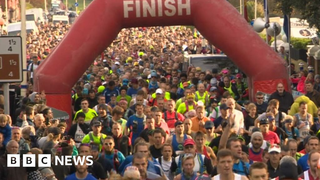 'Record year' for Beachy Head marathon and 10k - BBC News