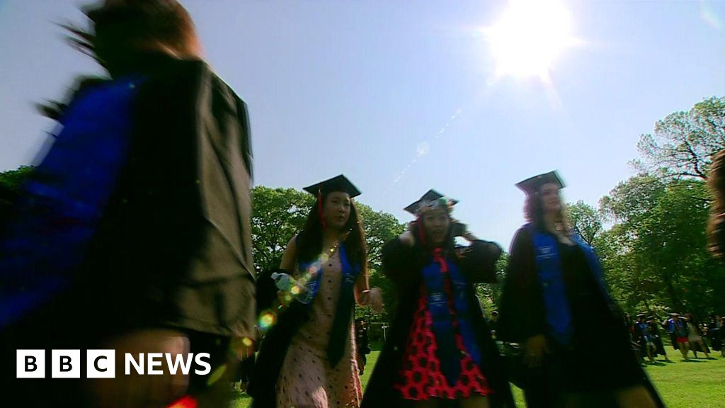 Graduation day at Hillary Clinton's alma mater - BBC News