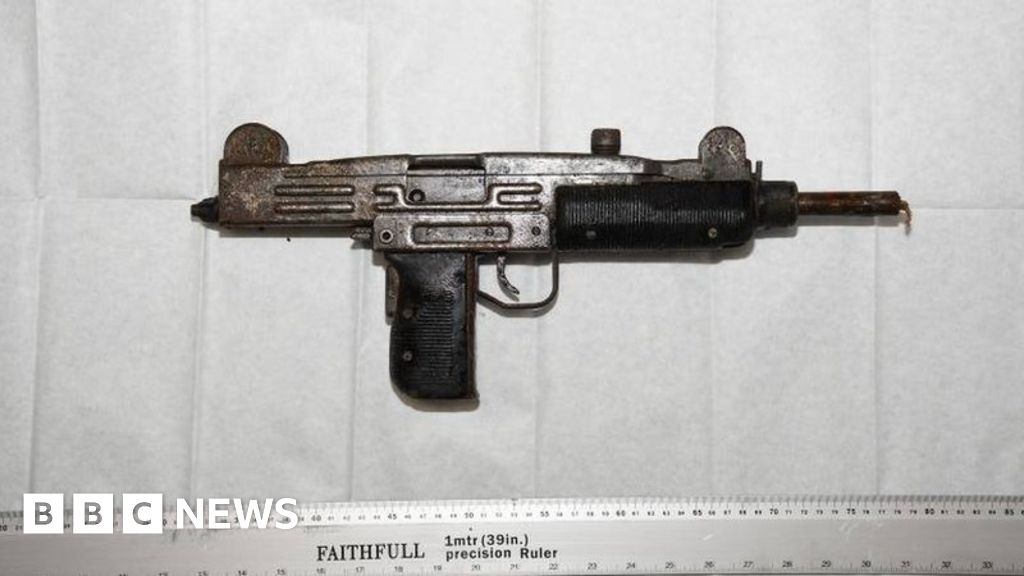 Huyton: Police find machine guns haul in search