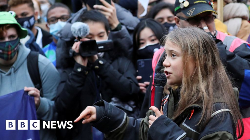 COP26: Thunberg says politicians 'pretending to take future seriously'