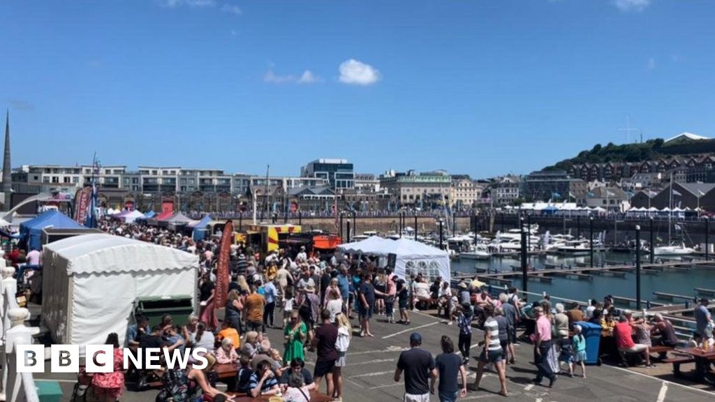 Jersey boat show marks 'busy and successful' weekend - BBC News